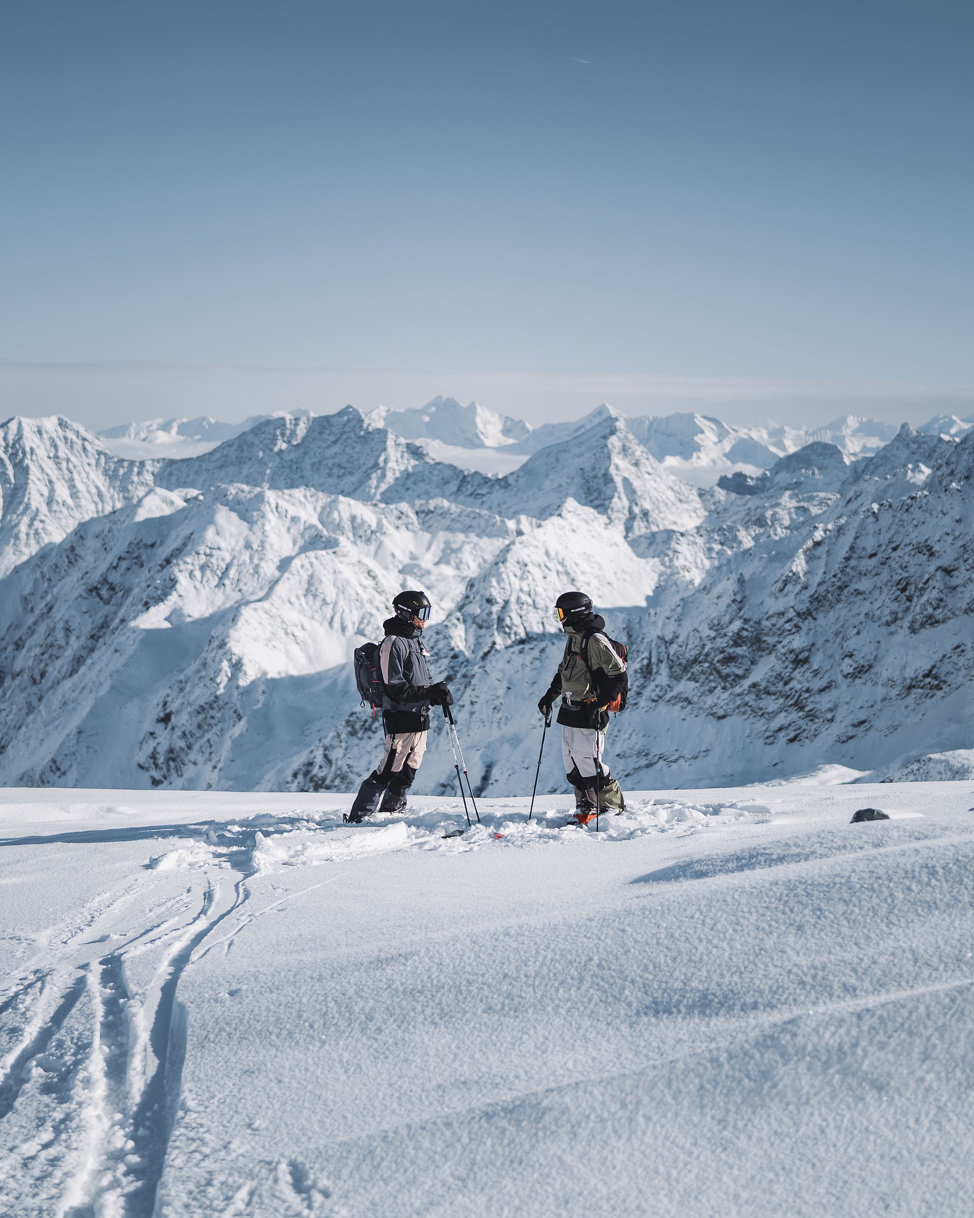 MONTEC Magazine - Ski, Snowboard & Mountain Adventure Guides